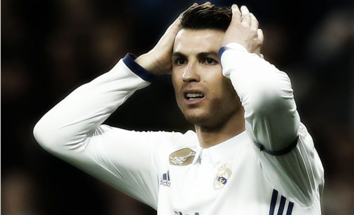 Ronaldo's Insane Elastico Nutmeg On Espanyol Defender