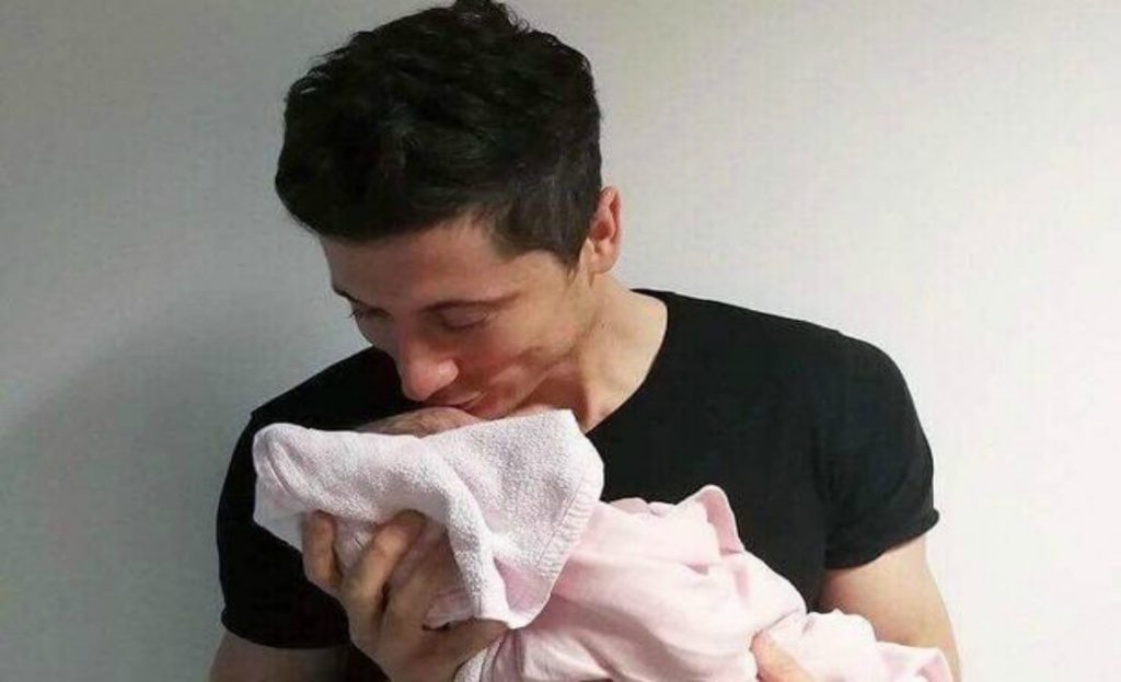 Robert Lewandowski Celebrates The Birth Of Newborn Daughter
